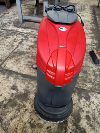 lavapavimenti mai usata a batteria