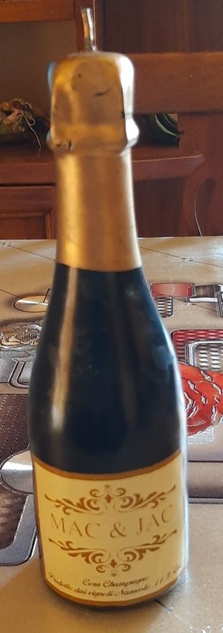 candela a forma di bottiglia 