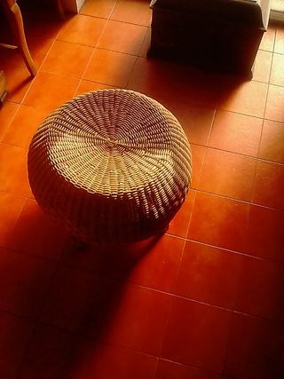 poggiapiedi in vimini