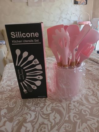 set utensili in silicone e legno colore rosa 