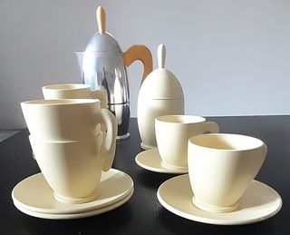 Guzzini 6 tazzine+piattino+zuccheriera+moka