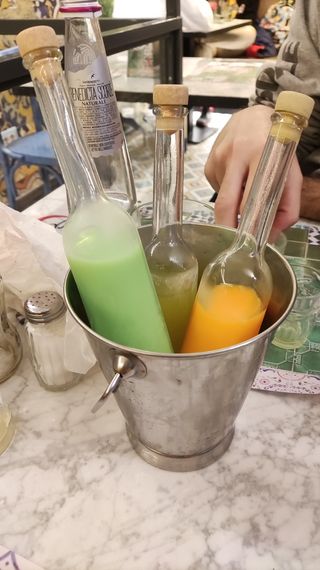 bottigliette da liquori o olio