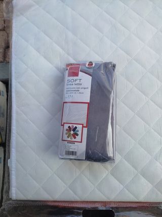 lenzuolo sotto 2 piazze .