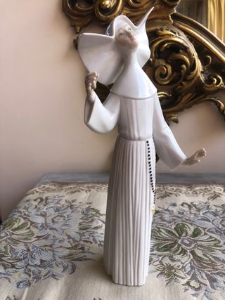 Lladró Suora 