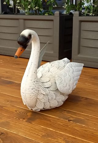 cigno splendido in ferro battuto