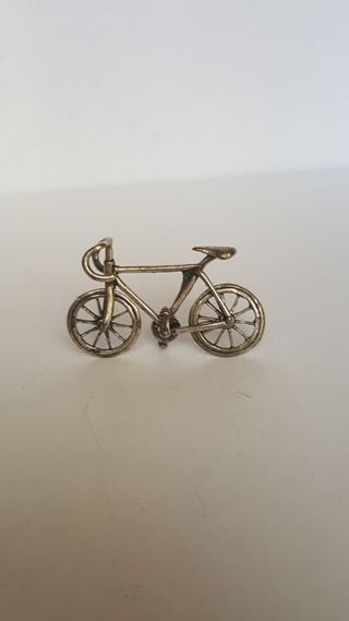 Piccola bicicletta in argento 