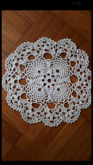 centrino vintage fatto a mano cm. 18.