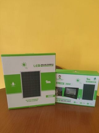 Faro solare da esterno. 200W 