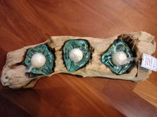 porta candele vetro fuso su legno naturale 