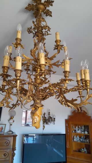 Lampadario ed 1 applique in bronzo dorato