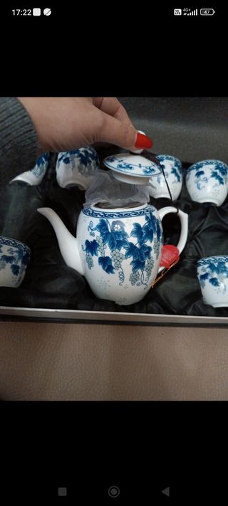 Set di tazze con teiera