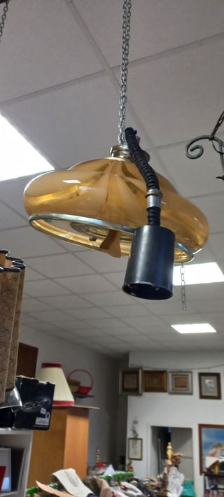 lampadario che si può alzare e abbassare con neon 