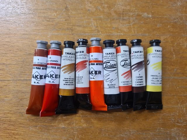 Botes de acuarela de 8.5 ml TAKER de segunda mano por 1 EUR en Huelva ...