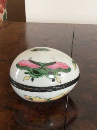 Scatolina uovo porcellana