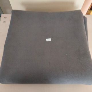 tessuto in similpelle grigio 