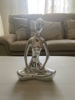 Sopramobile donna stilizzata