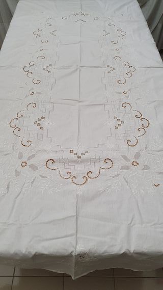 Tovaglia da corredo ricamata a mano (NUOVA)