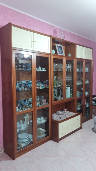 Soggiorno completo di tavolo e sedie