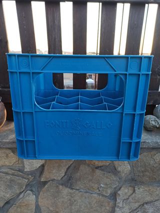 tre cassette di plastica 