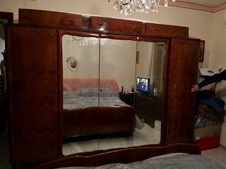 Armadio in radica di noce