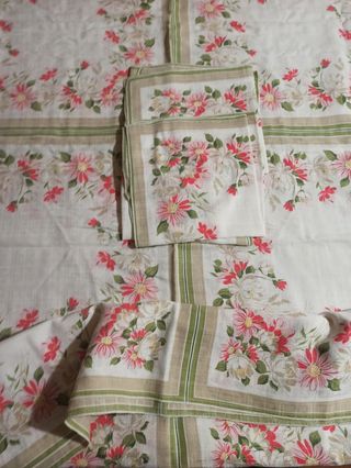 Tovaglia rettangolare con tovaglioli