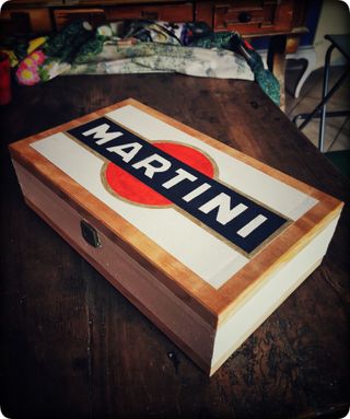 scatola in legno dipinta Martini