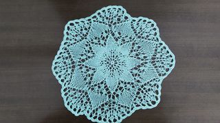 Centrini a maglia in cotone.