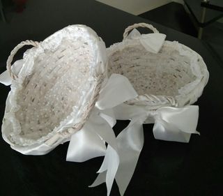 Cestini in vimini bianco