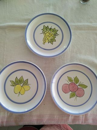 Tris di piatti da parete 