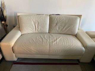 2 Divani in vera pelle con Pouff