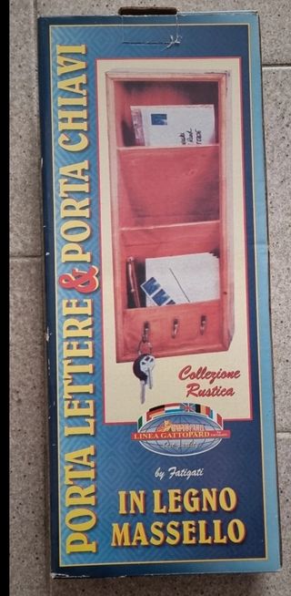 portachiavi e portalettere 