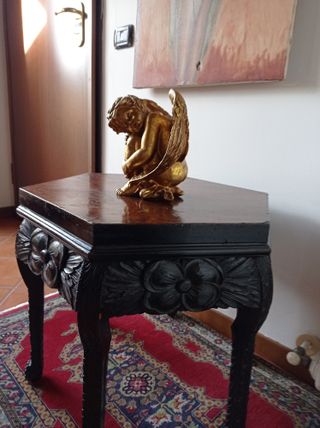 Tavolino in legno intarsiato esagonale