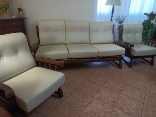 divano tre posti e due poltrone 