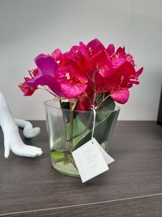 Composizione fiori sintetici con vaso di vetro Sia