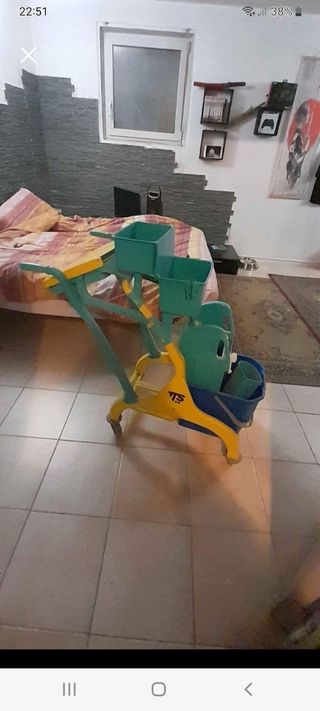 Carrello per pulizia
