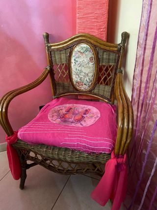 poltrona in vimini con decori