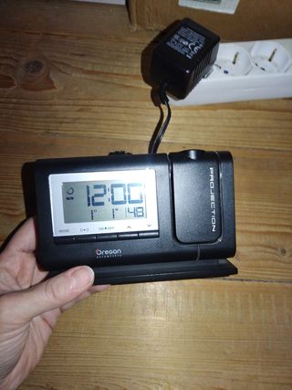 Oregon scientific orologio proiettore nuovo