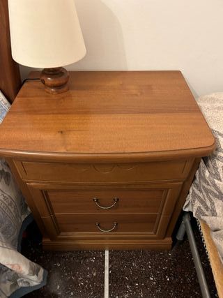 Coppia comodini in legno decorati