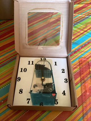 Orologio da tavolo in legno con Gatti