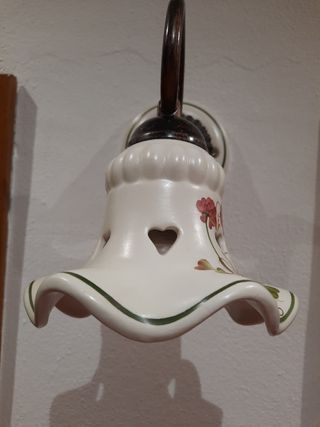 Lampada da parete in ceramica e ferro battuto 