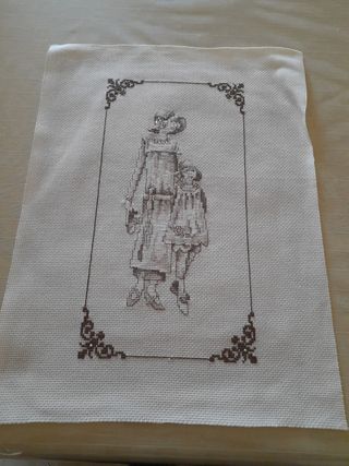 Tela ricamata a mano