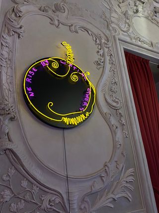 Luces Neón amarilla y morada 