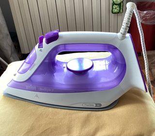 Ferro da stiro a vapore con presa tedesca 