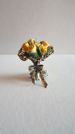 Bouquet in argento 800 con roselline in ceramica 