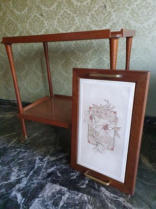 Portavivande in legno con vassoio da portata