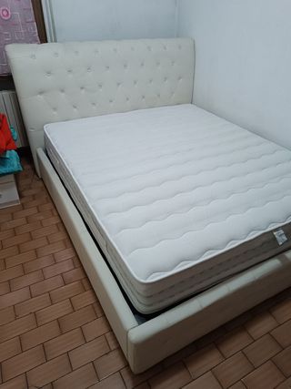 letto matrimoniale con materasso 