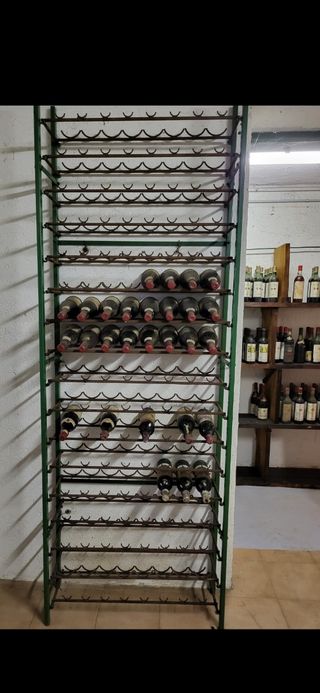 rastrelliere per bottiglie di vino artigianali