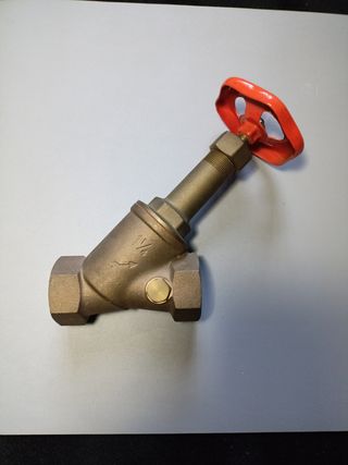 valvole di acqua inclinato