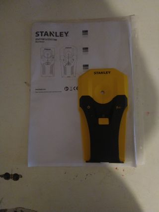 rilevatore di tubi sottotraccia Stanley 