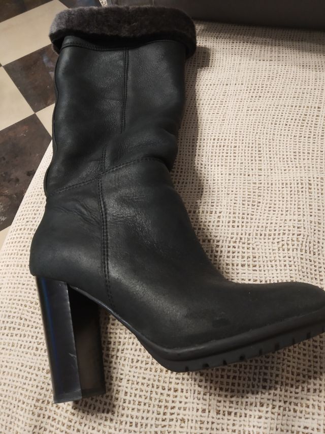 Botas UTERQUE de segunda mano por 15 EUR en Alcobendas en WALLAPOP